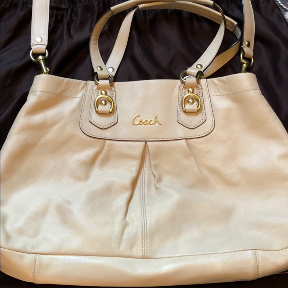 Coach Purse. Ivory Leather. - Gem